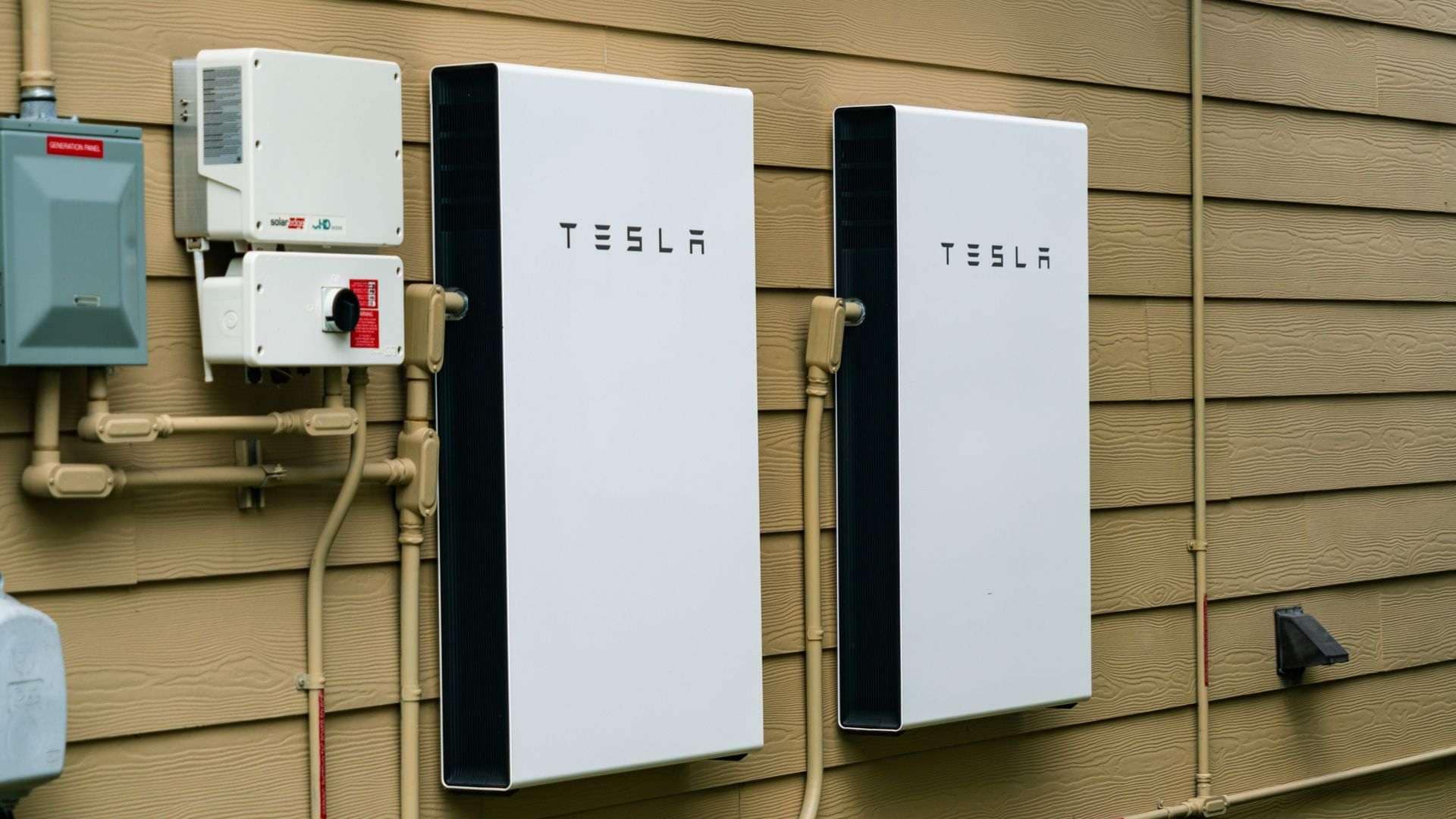 Tesla Powerwall 3 VS 2: Differences & Improvements | INSTANT ROOFER